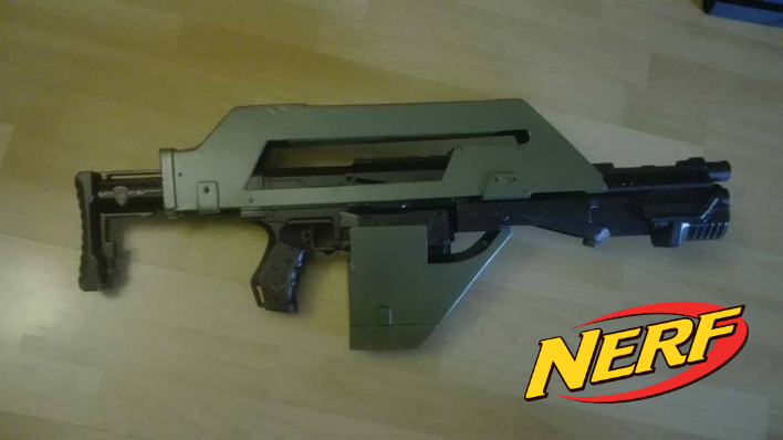 Aliens Pulse Rifle – Dartblaster im Cosplay